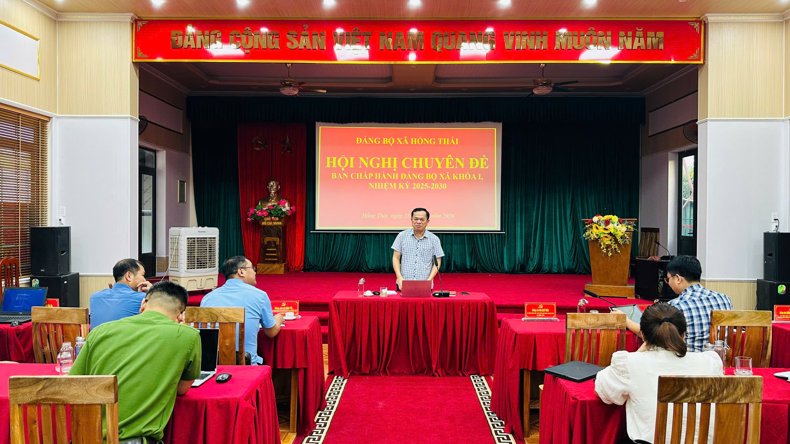 Đảng bộ xã Hồng Thái tổ chức Hội nghị chuyên đề triển khai công tác sáp ...